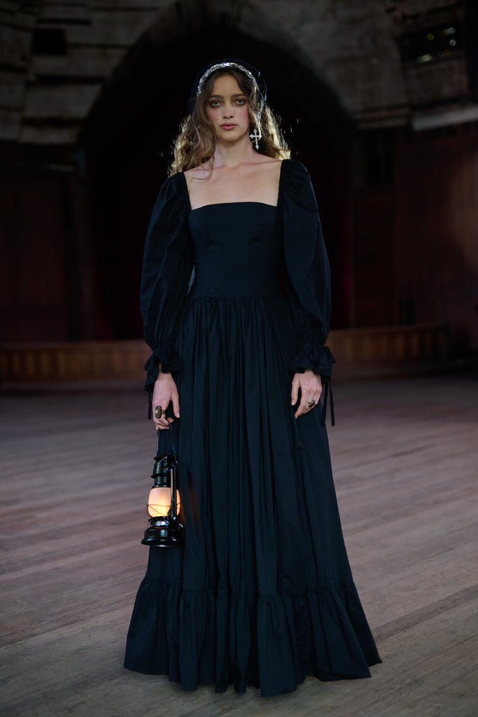 The Eclipse Hourglass Gown – Selkie